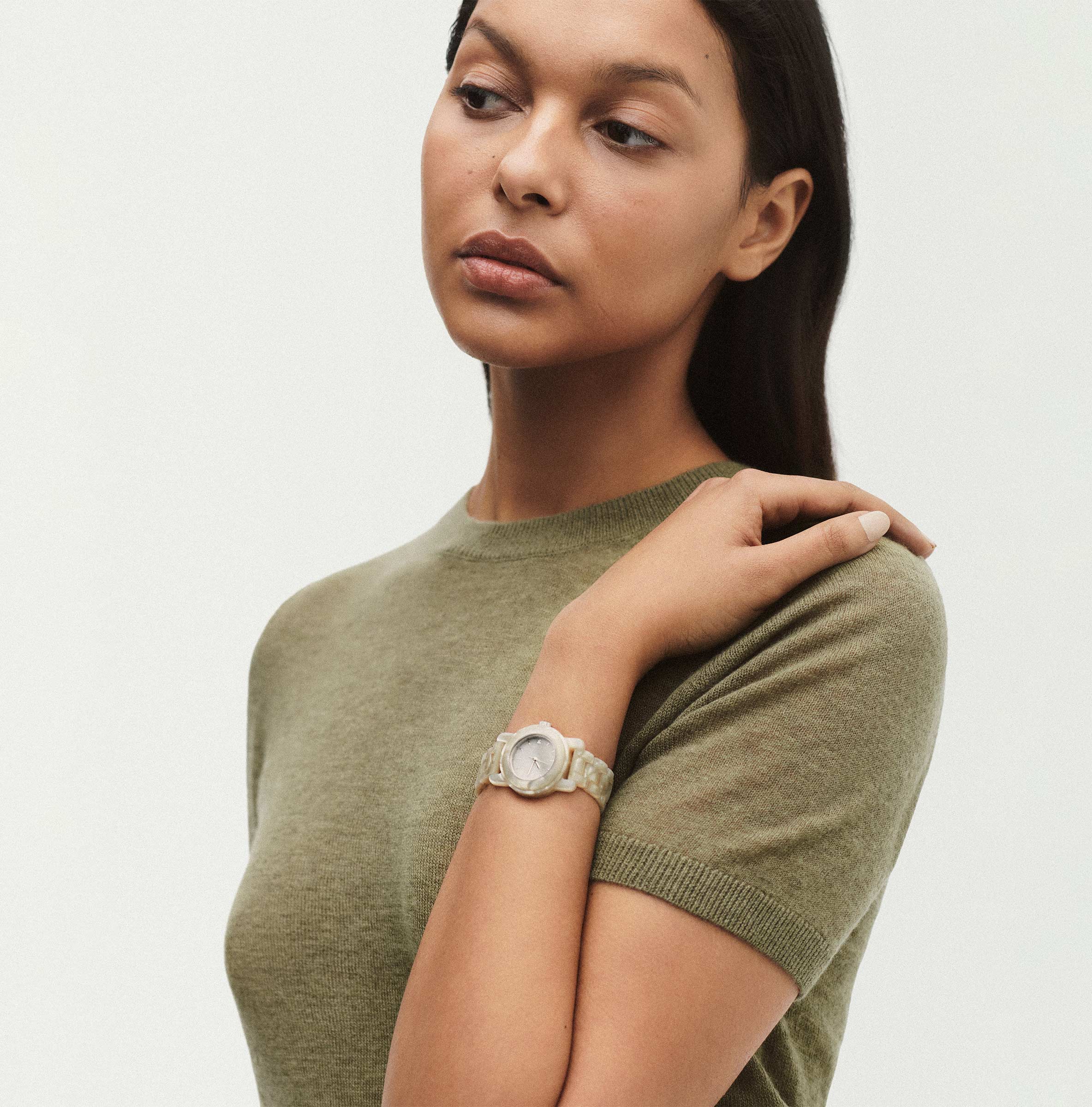 The Art of Timekeeping: Comparing the Mini Mono and Classic Mono Watch ...