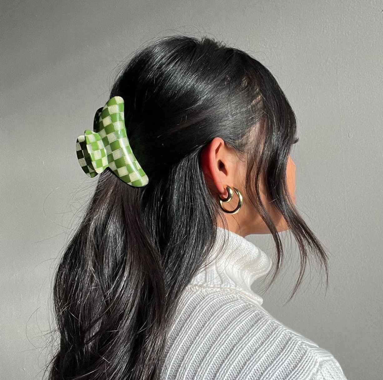Our Favorite Mini Claw Clips Hairstyles | MACHETE