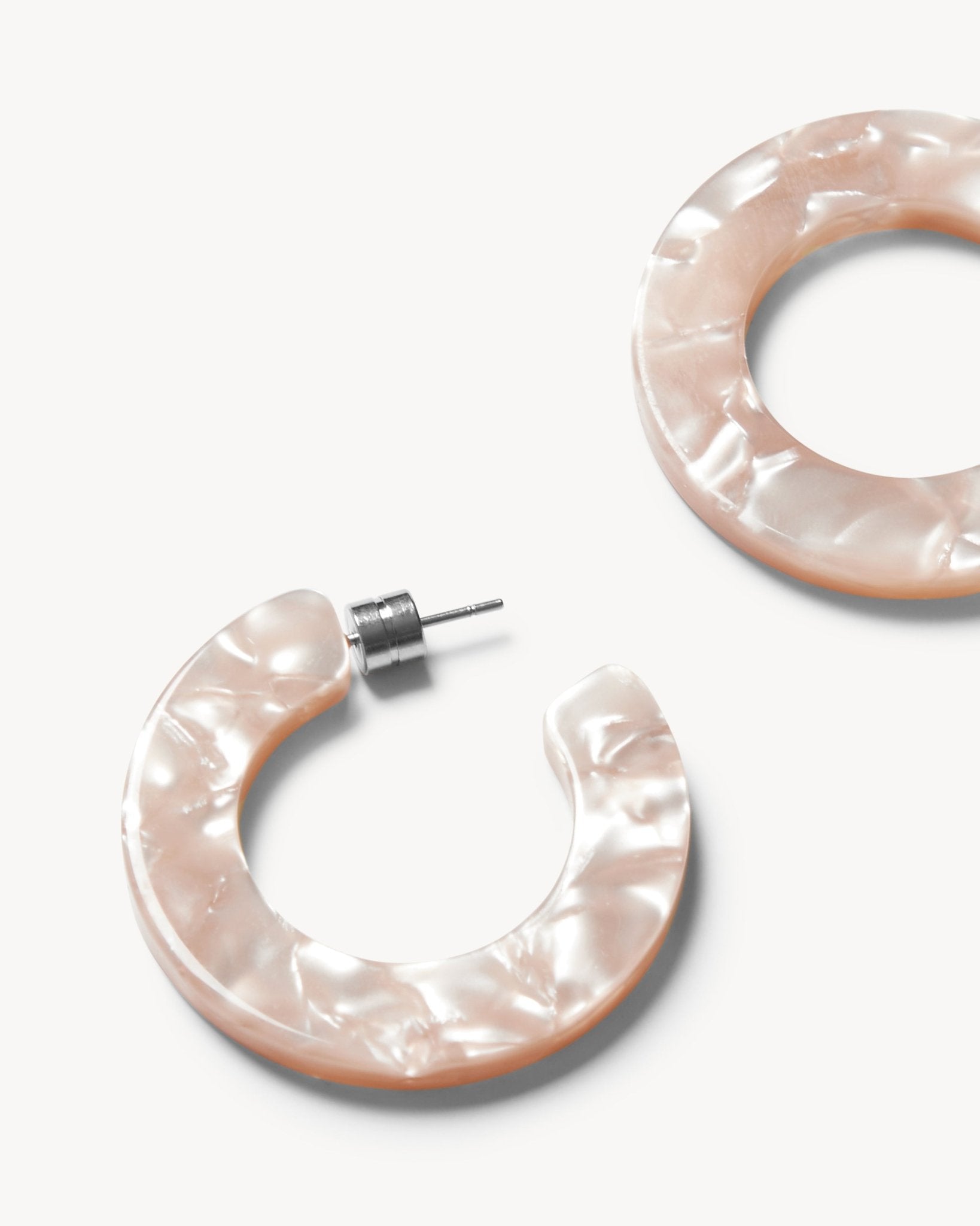 Machete Kate Hoops in Peach Shell – MACHETE
