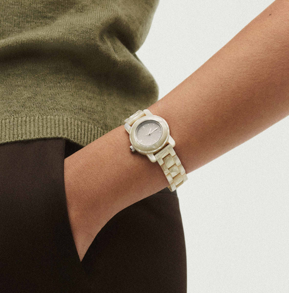 The Art of Timekeeping: Comparing the Mini Mono and Classic Mono Watch ...