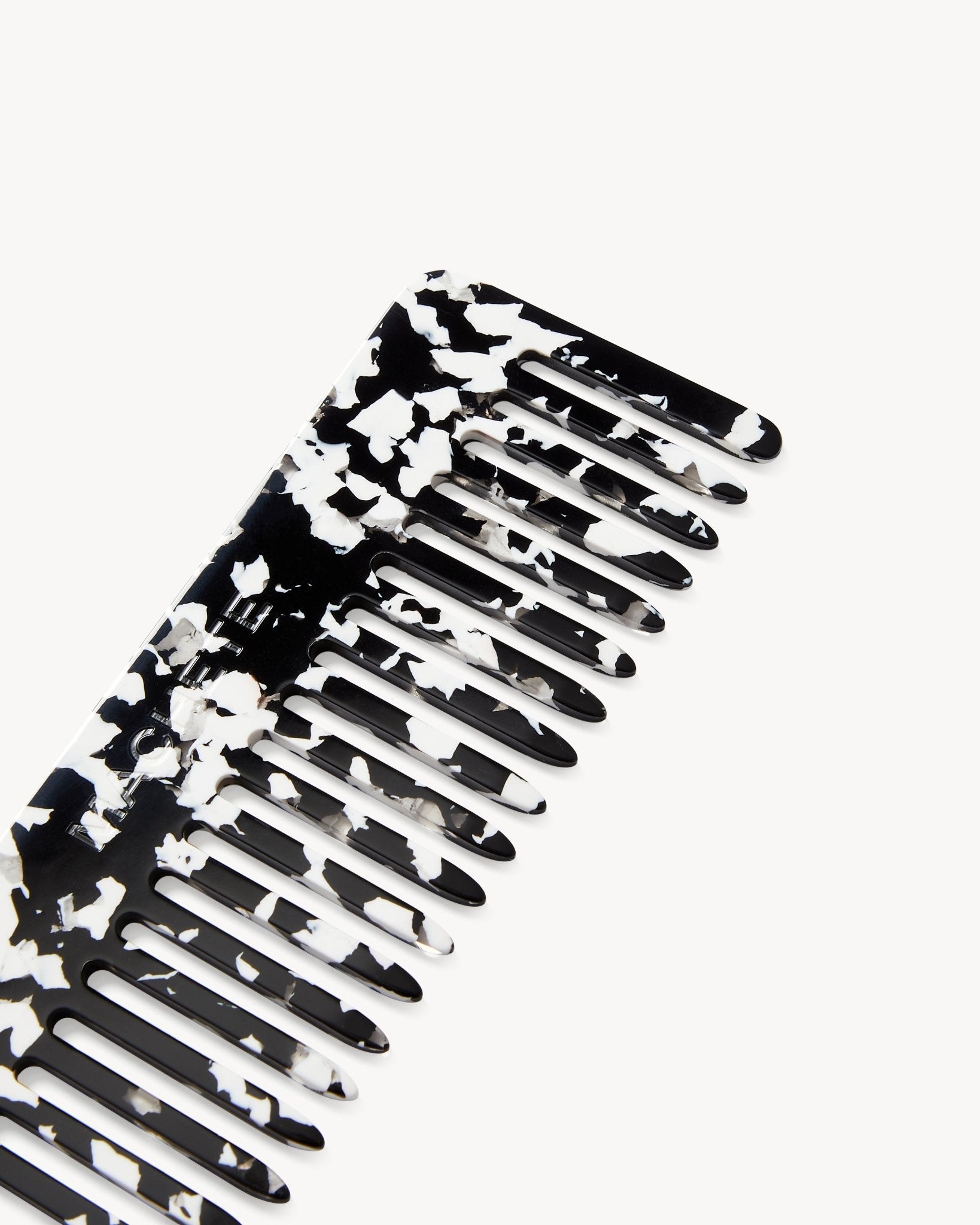 No. 2 Comb in Noir – MACHETE