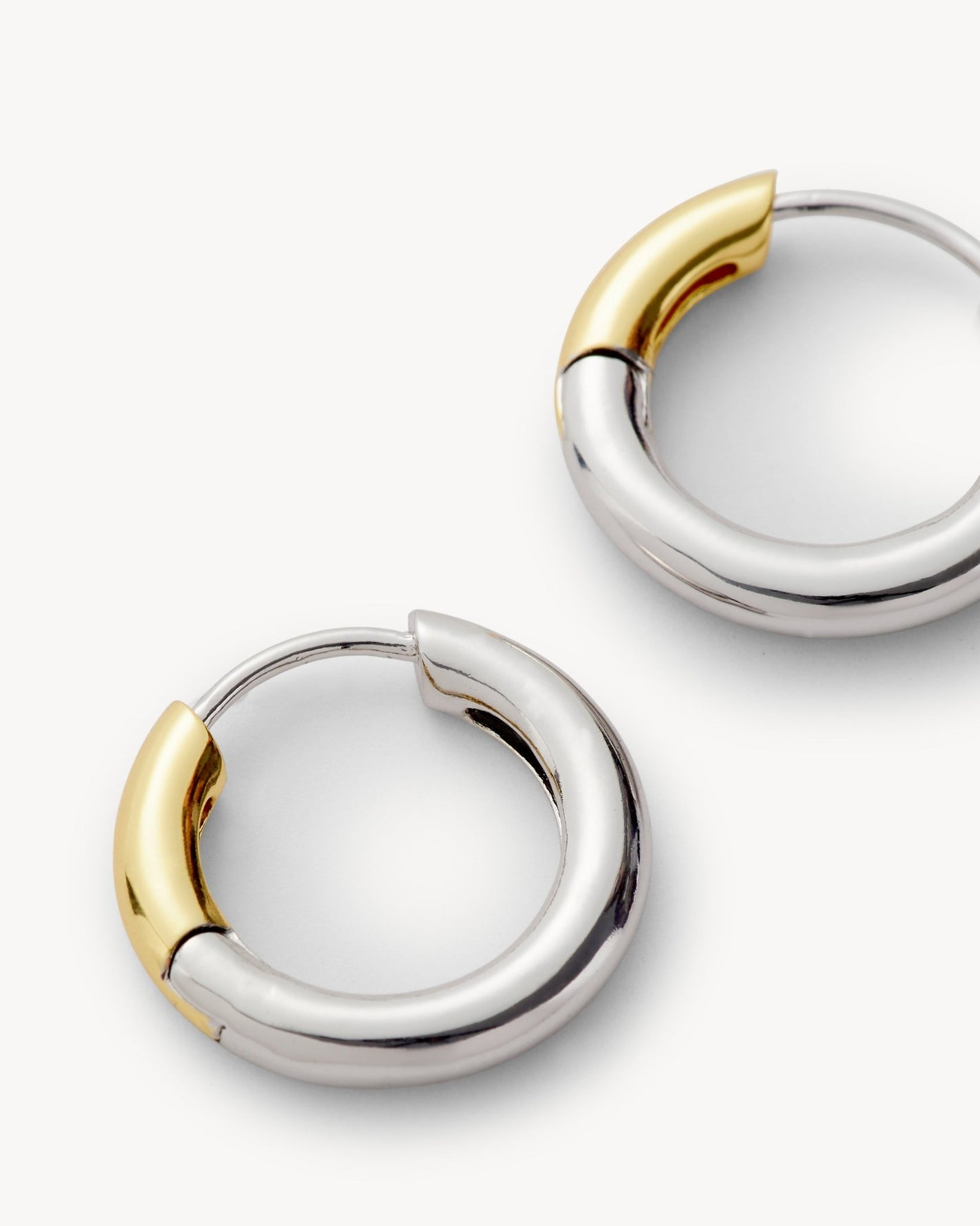 3/4 Silver Hinge Hoop Earrings - Machete Jewelry and Accessories – MACHETE