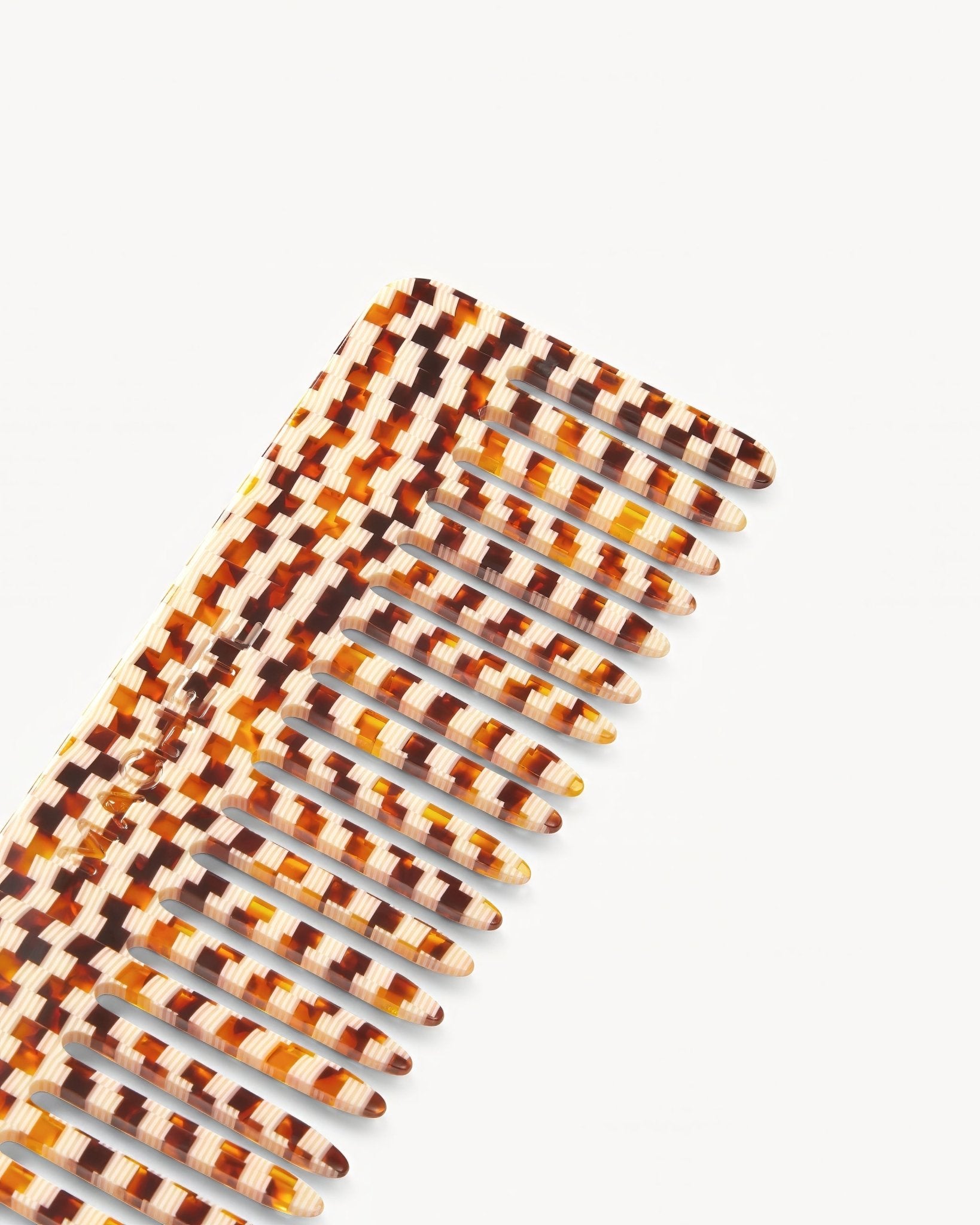 No. 2 Comb in Tortoise Checker – MACHETE