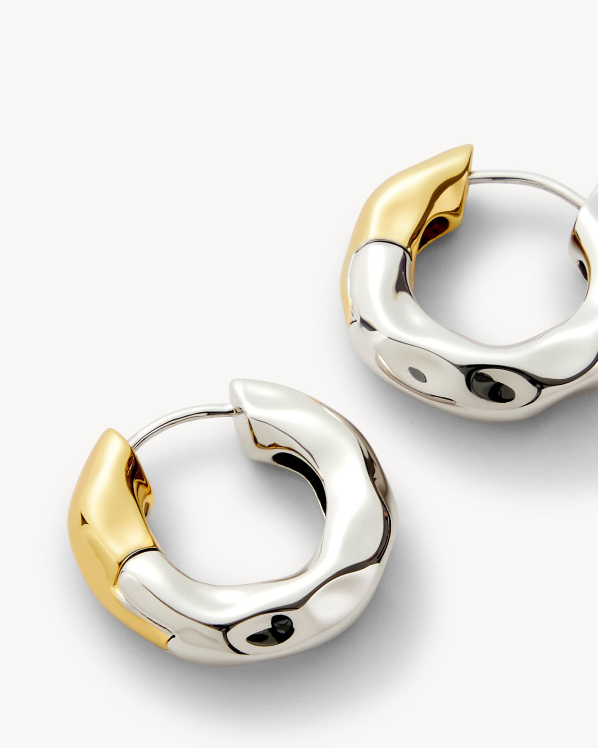 Wavy Chunky Hoops in 3/4 Silver – MACHETE
